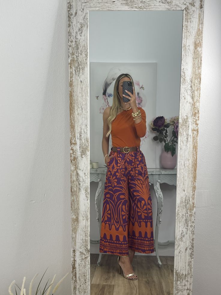 Body naranja manga asimétrica